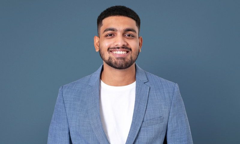 UAE Visa Photo Requirements - Photo Size and Guidelines 2023